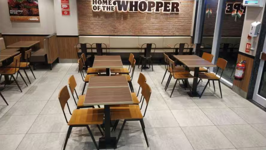 VVIP Mall Raj Nagar Ext. Ghaziabad Premium 673 Sqft Rented Commercial ...